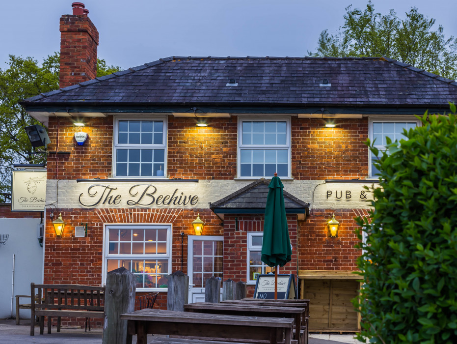 THE BEEHIVE | Pub in the Park Marlow